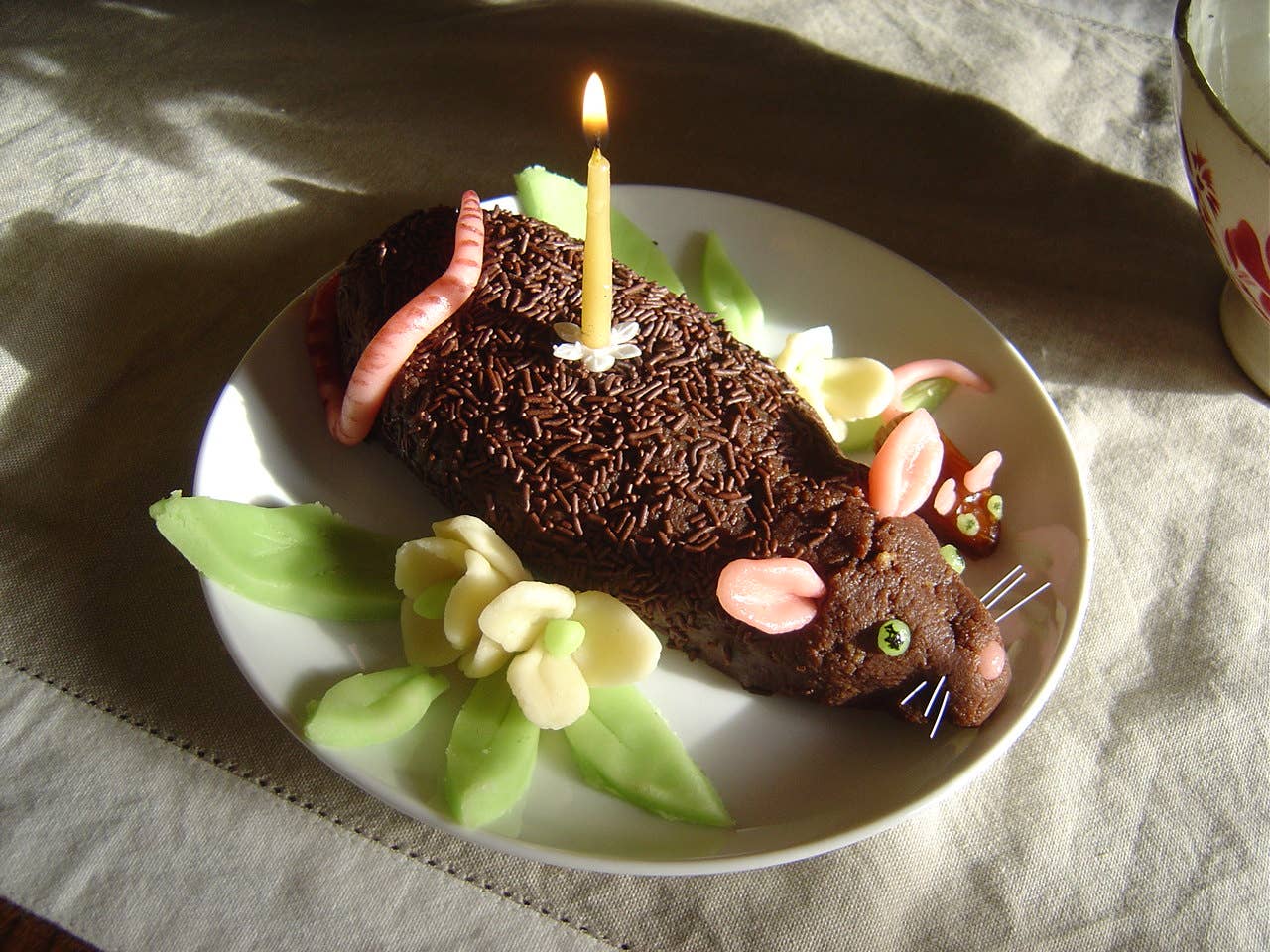 How to Make a Rat-Shaped Cake for Halloween or Birthdays - Delishably
