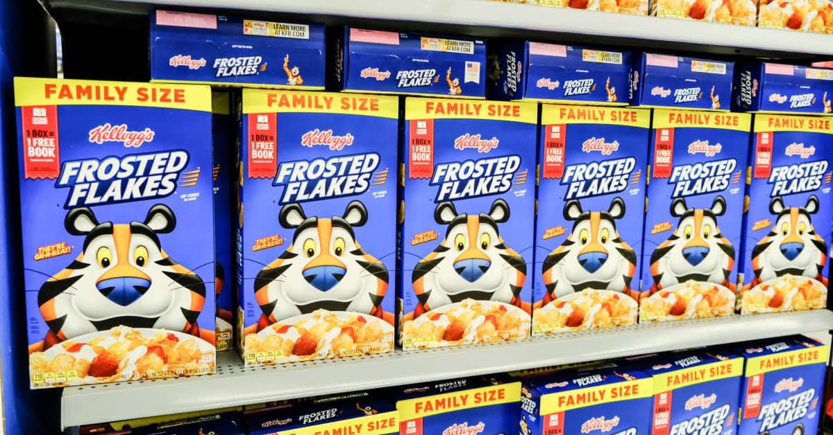New Oreo-Style Milkshake Frosted Flakes Now In Stores - Delishably