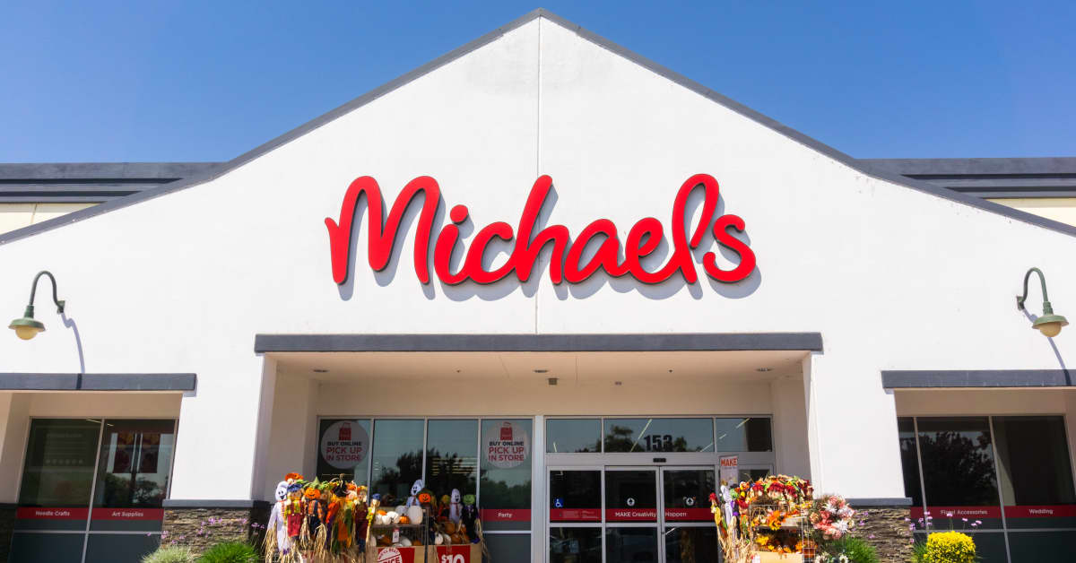 Is Michaels Open on Memorial Day? 2025 Holiday Hours - Delishably