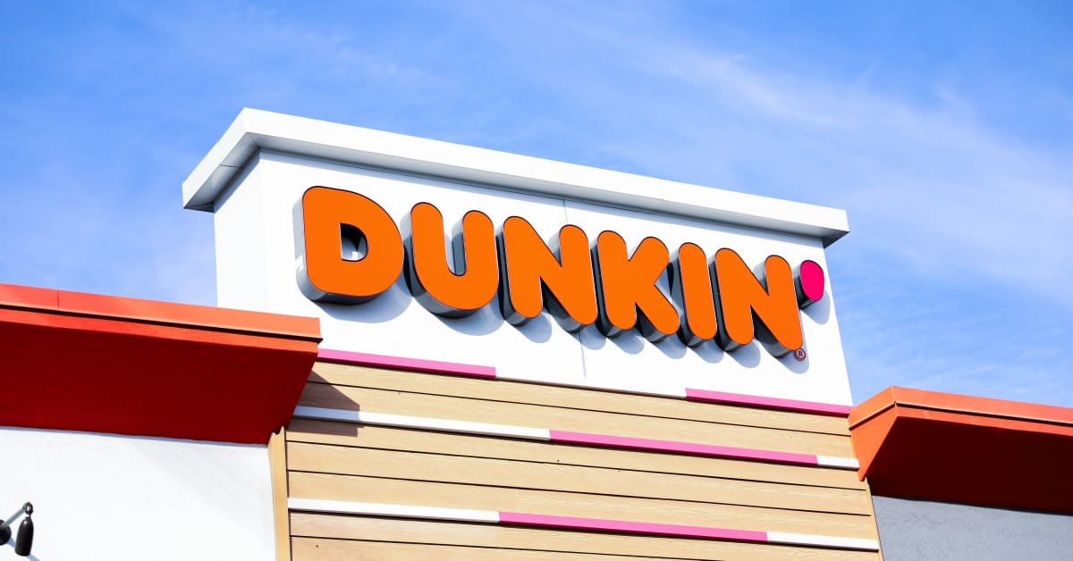 Dunkin’s New Tropical Guava Refresher ‘Tastes Like Summer’ - Delishably