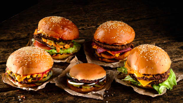 Chicago Restaurant's $175 Burger Is the Definition of Splurging ...