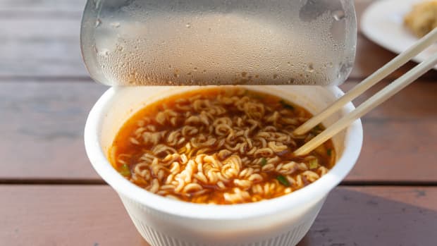 Instant Noodles Put Under a Microscope Reveal Something Disturbing ...