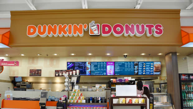 Dunkin' Donuts Just Released New Breakfast Item That Has People ...