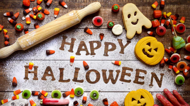 Mom's Recipe for 'Cinnamon Roll Ghosts' Is the Breakfast Hit of ...