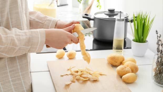 Woman’s Genius Potato Chip Bag Hack Is Absolutely Life-Changing ...