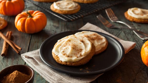Viral Recipe for 'Pumpkin Cheesecake Cookies' Is What Autumn Dreams Are Made Of - Delishably