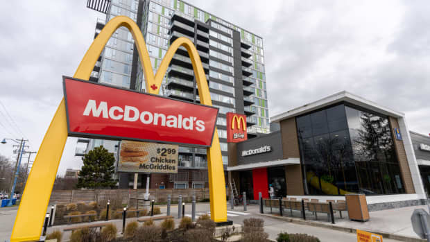 Epic 'McDonald's Lasagna' Has to Be Seen to Be Believed - Delishably News