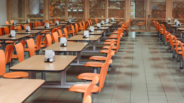 Highest-Rated College Dining Hall in America Isn't Where People Would ...