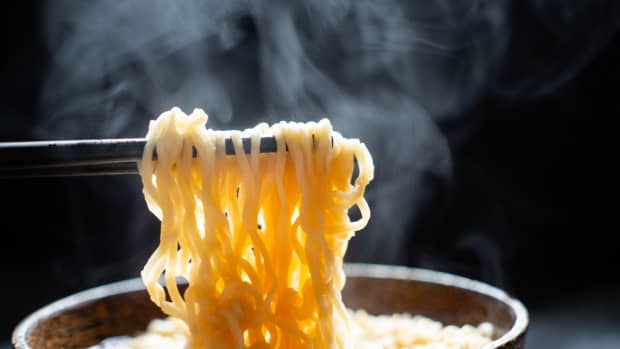 Instant Noodles Put Under a Microscope Reveal Something Disturbing ...