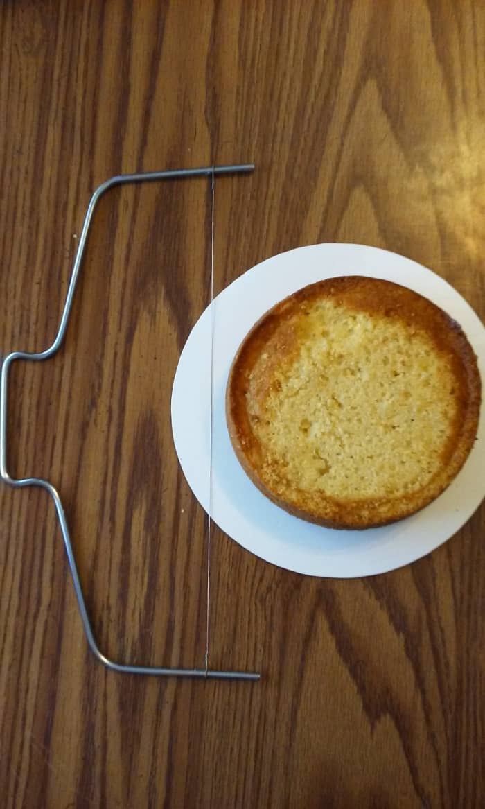 Cake Decorating Basics: How to Level Your Cakes (Two Ways) - Delishably