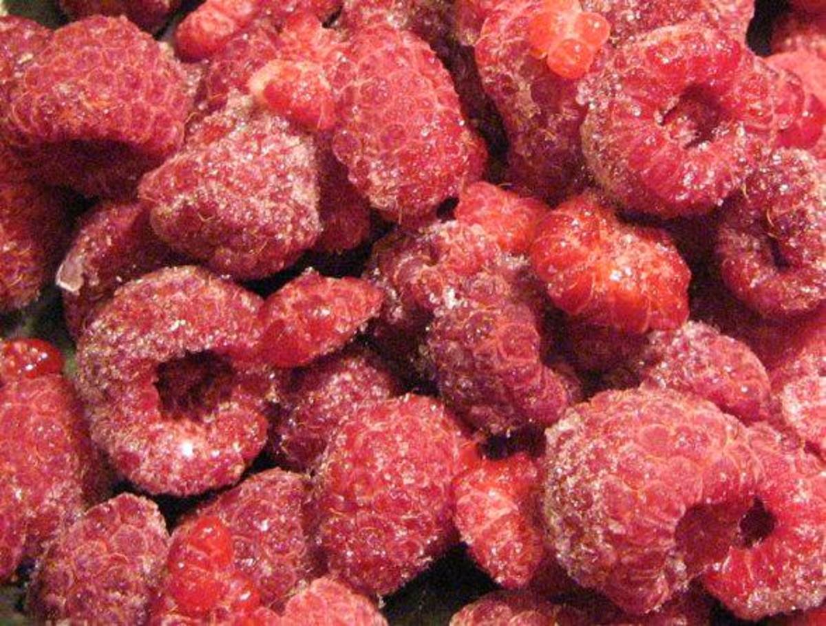 Small-Batch Red-Raspberry Ice Cream (With and Without Eggs) - Delishably