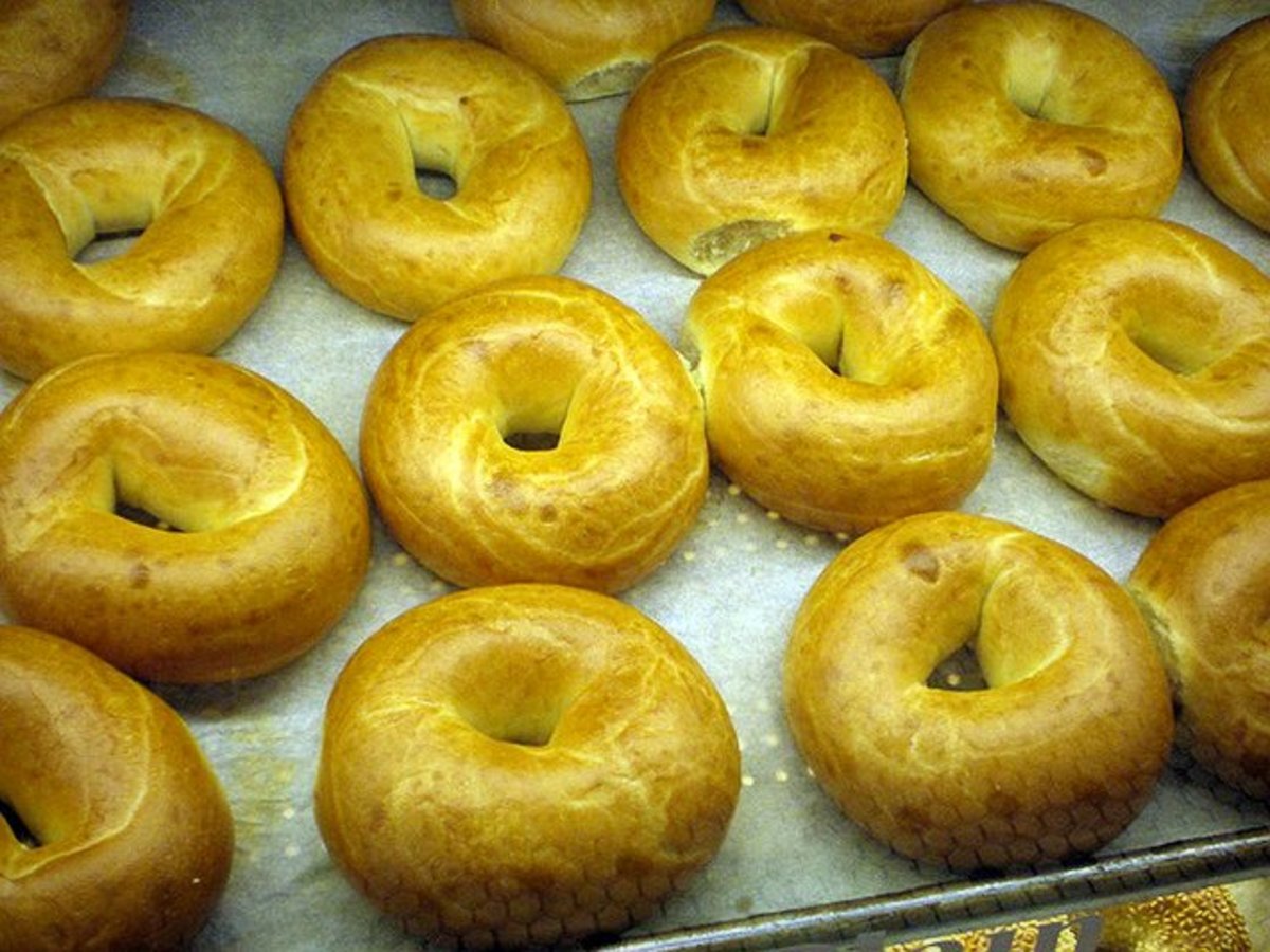 Easy Hand-Rolled Water Bagel Recipe - Delishably