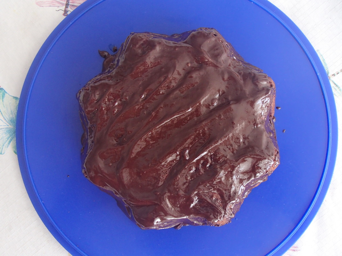 Delicious Vegan Apple and Nut Cake (Super Easy Recipe) - Delishably