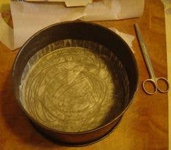 How to Line a Cake Tin - Delishably