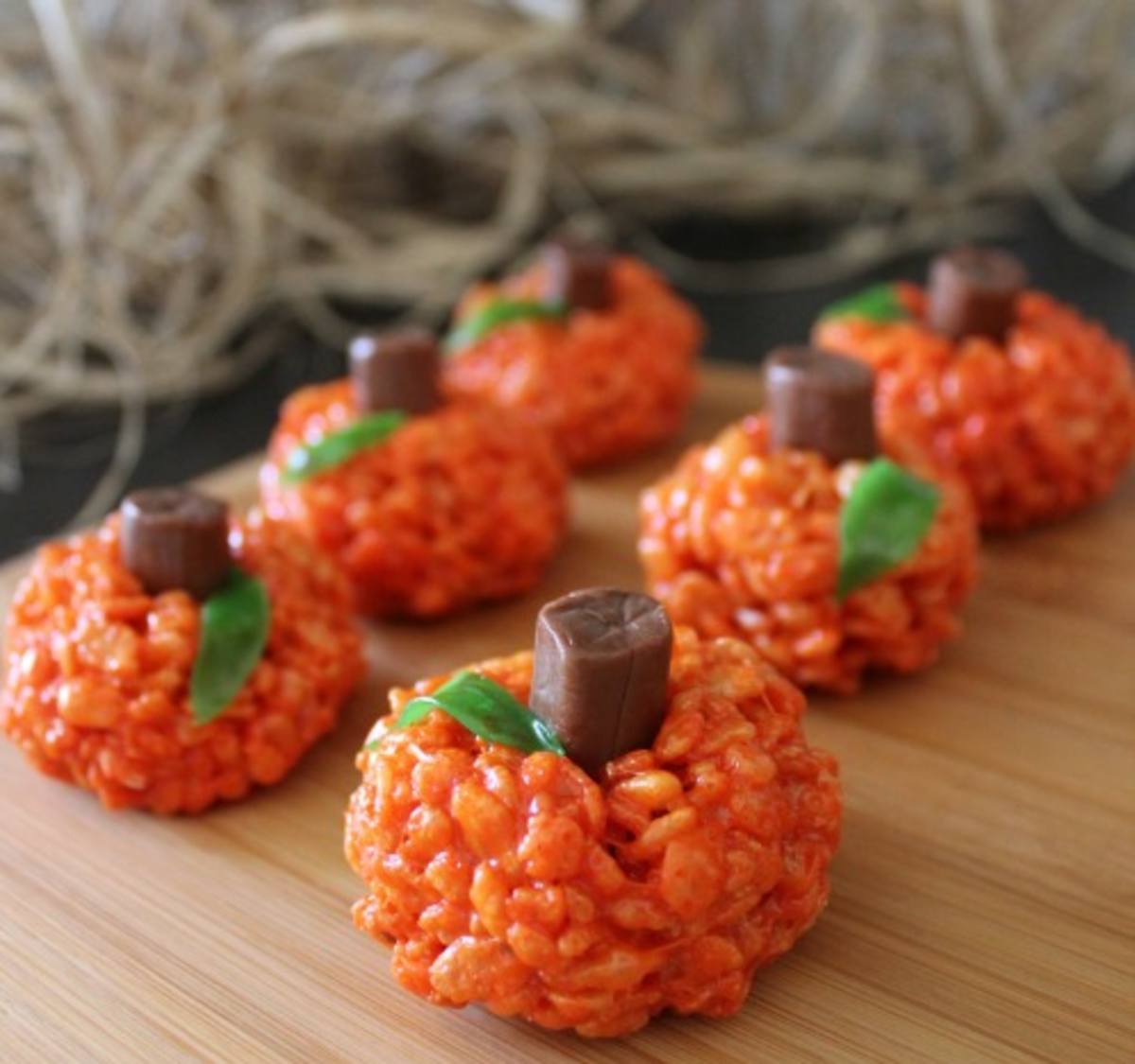 9+ Halloween School Party Snack Food Ideas - Delishably
