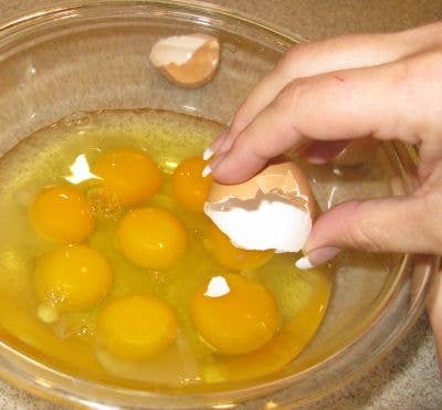 How to Make Perfect Scrambled Eggs Without a Nonstick Pan - Delishably