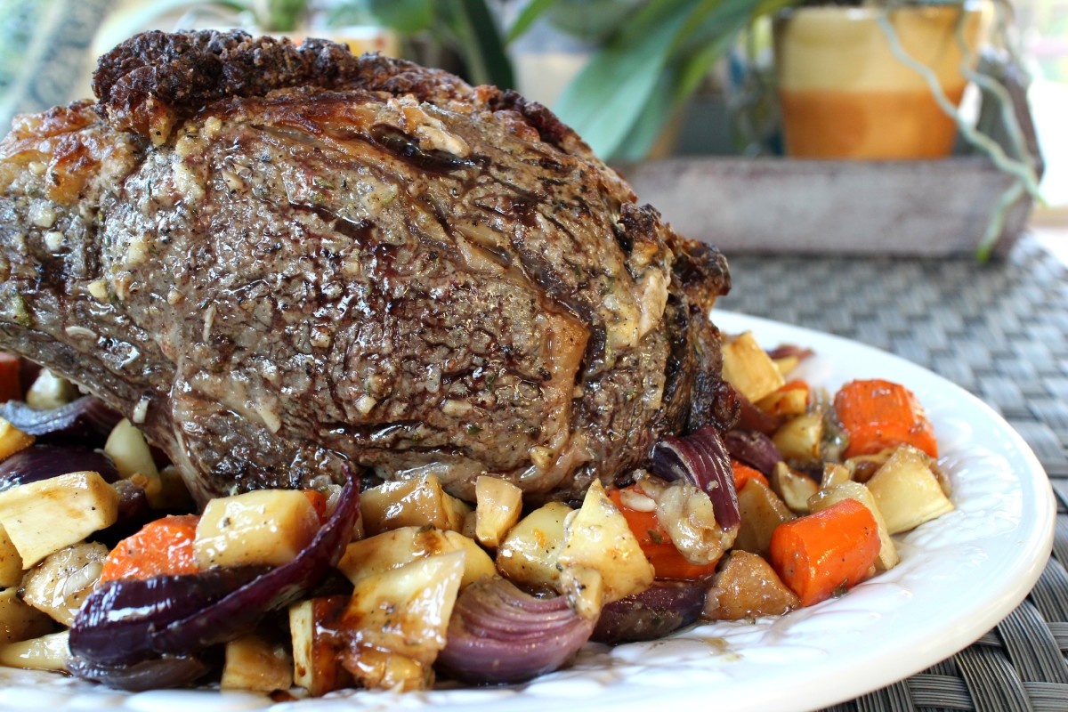 How to Cook Prime Rib: 8 Foolproof Recipes - Delishably