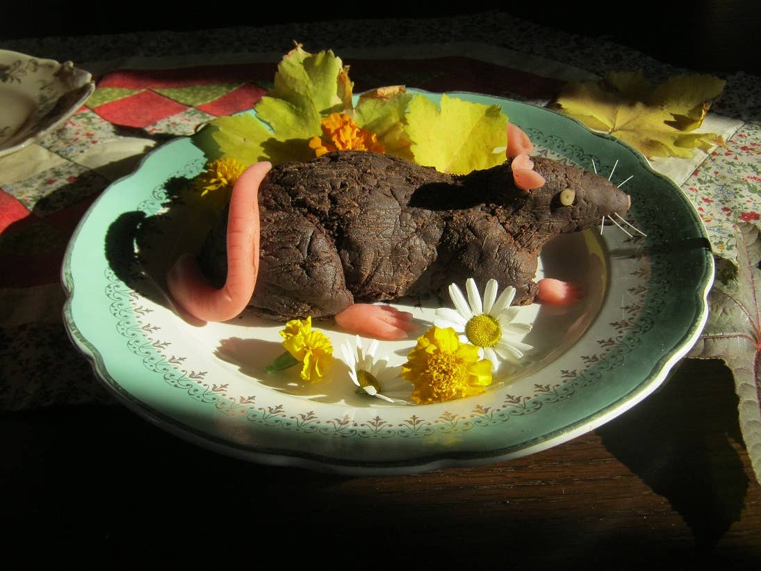 How to Make a Rat-Shaped Cake for Halloween or Birthdays - Delishably