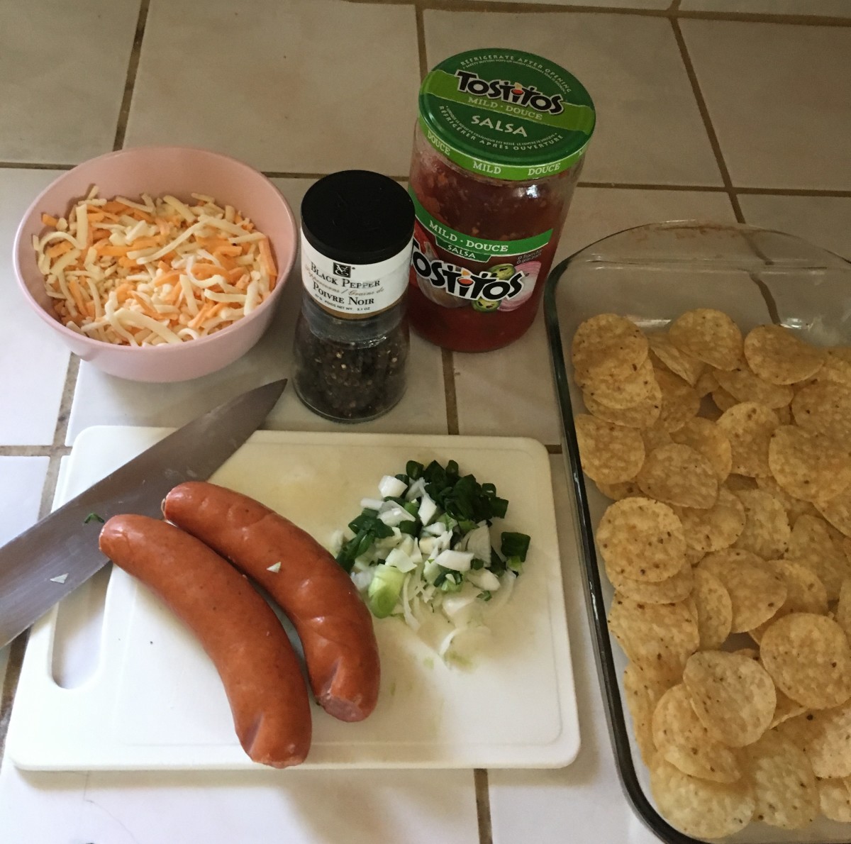 "Nacho" Average Lunch and Salsa: How to Make Loaded Nachos - Delishably