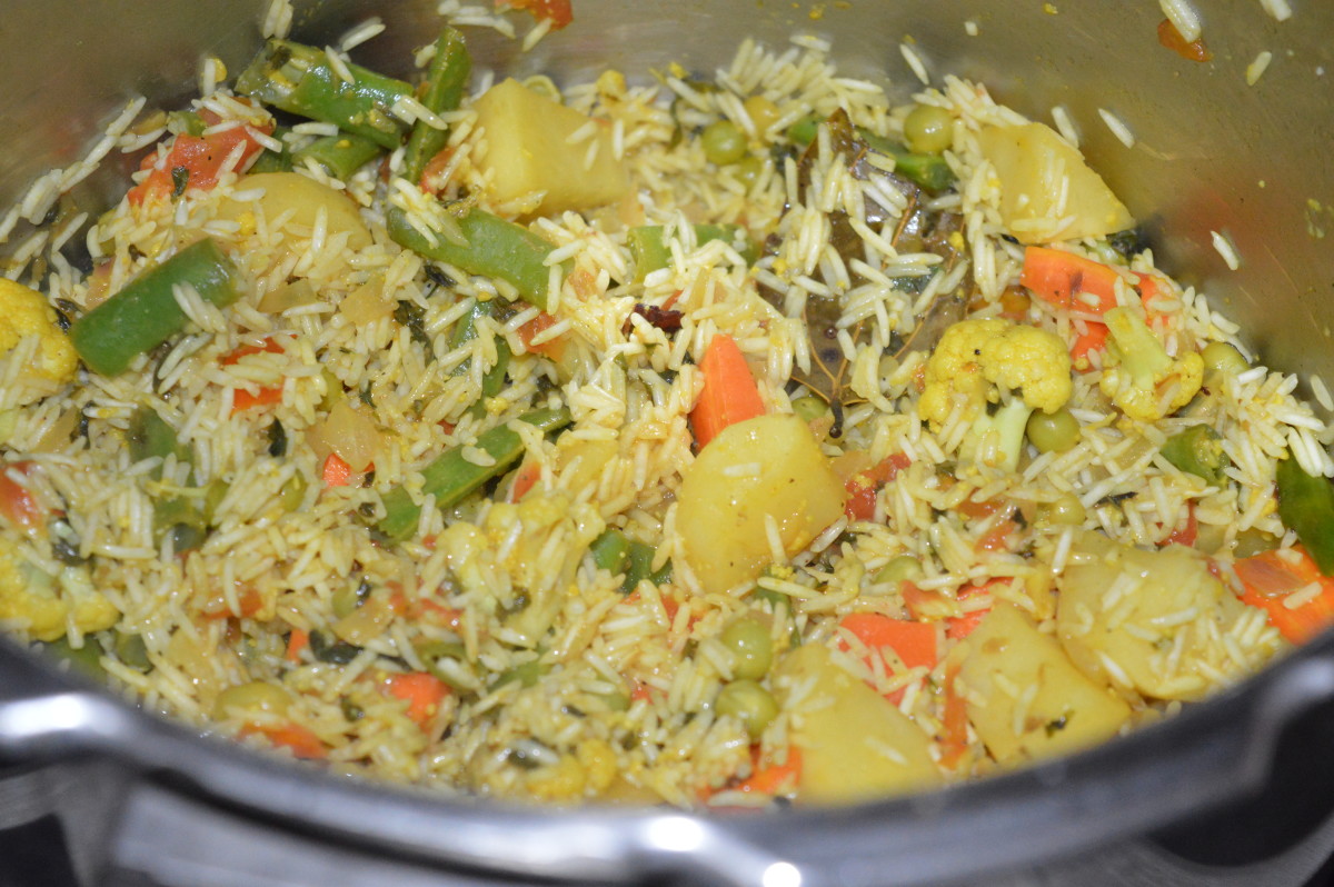 How to Make Vegetable Yogurt Rice (Vegetable Tahari) - Delishably