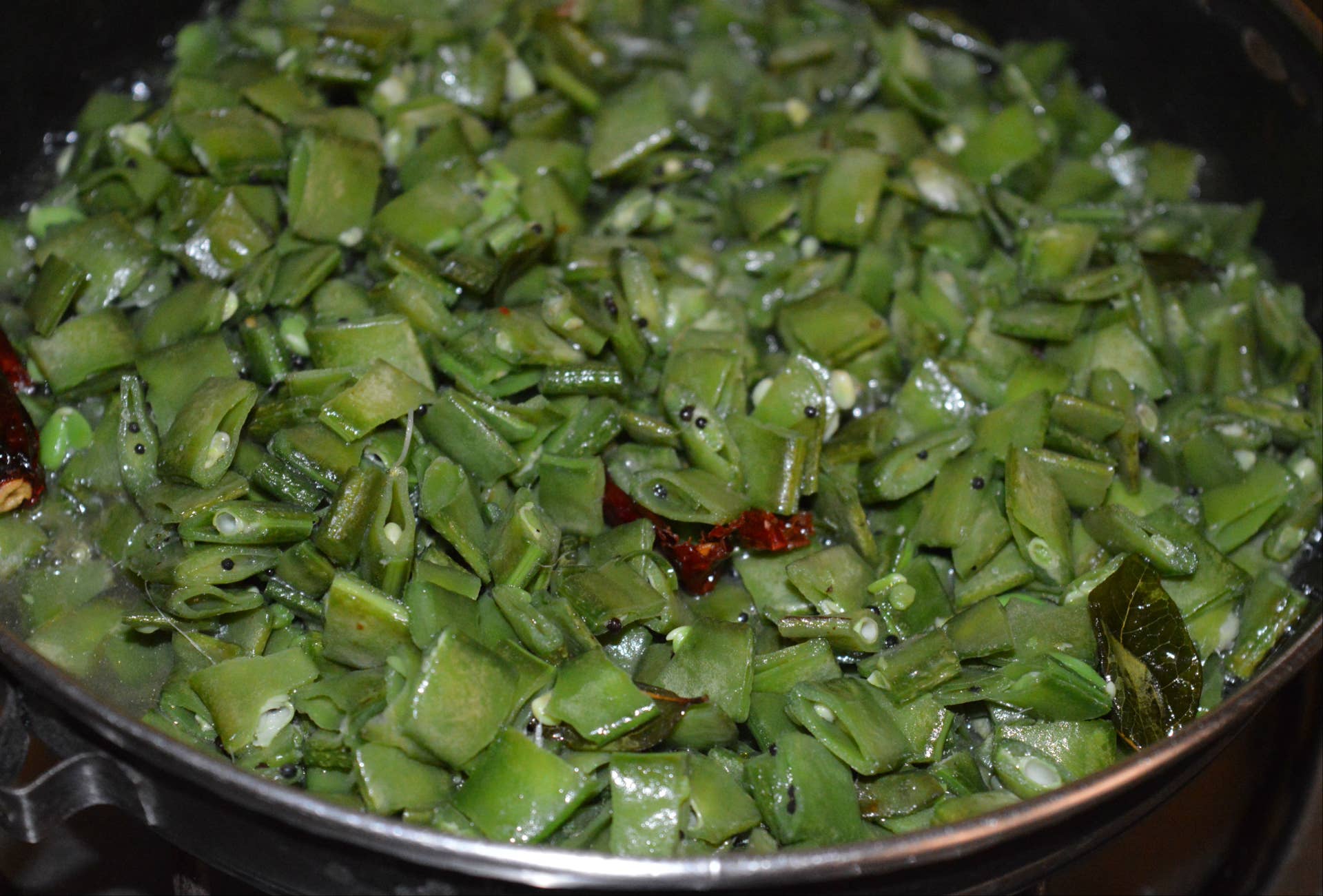 Chapparada Avarekai (Indian Broad Beans) Stir-Fry Recipe - Delishably