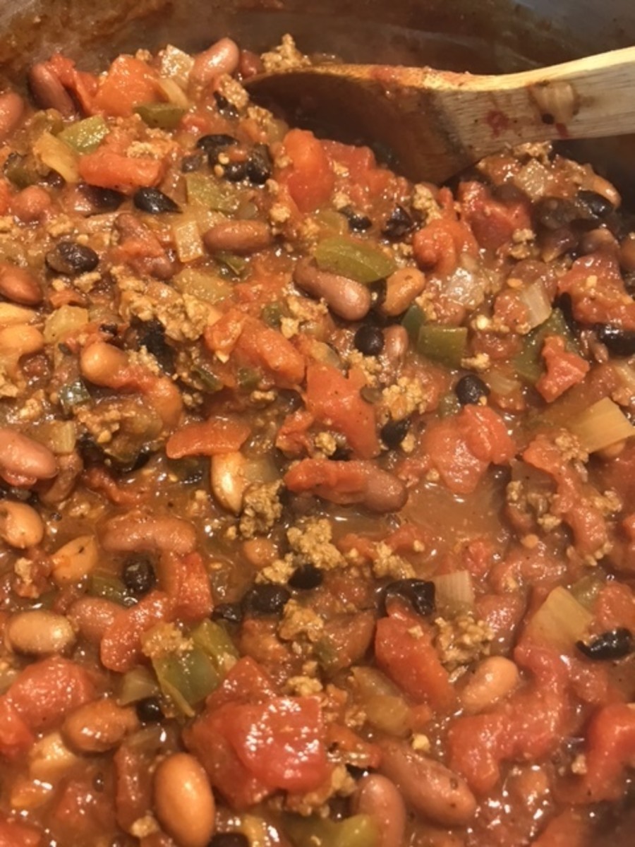Best Three Bean and Beef Chili Recipe - Delishably