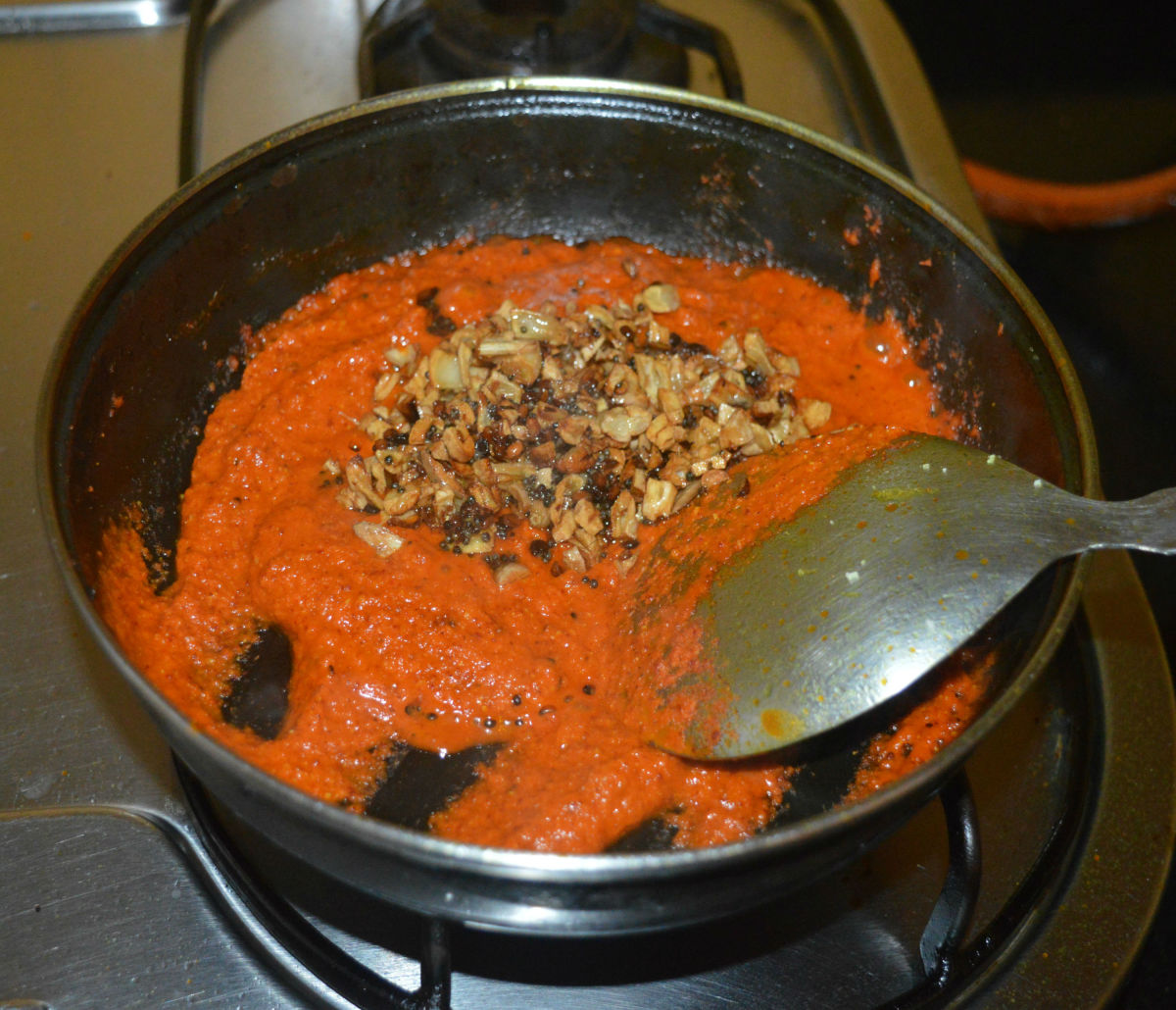 Easy Garlic Chutney (Lasun ki Chutney) Recipe - Delishably