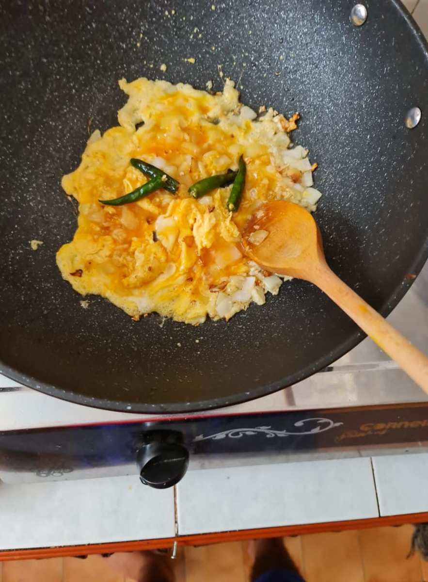 How to Make Malaysian Maggi Goreng (Fried Maggi) - Delishably