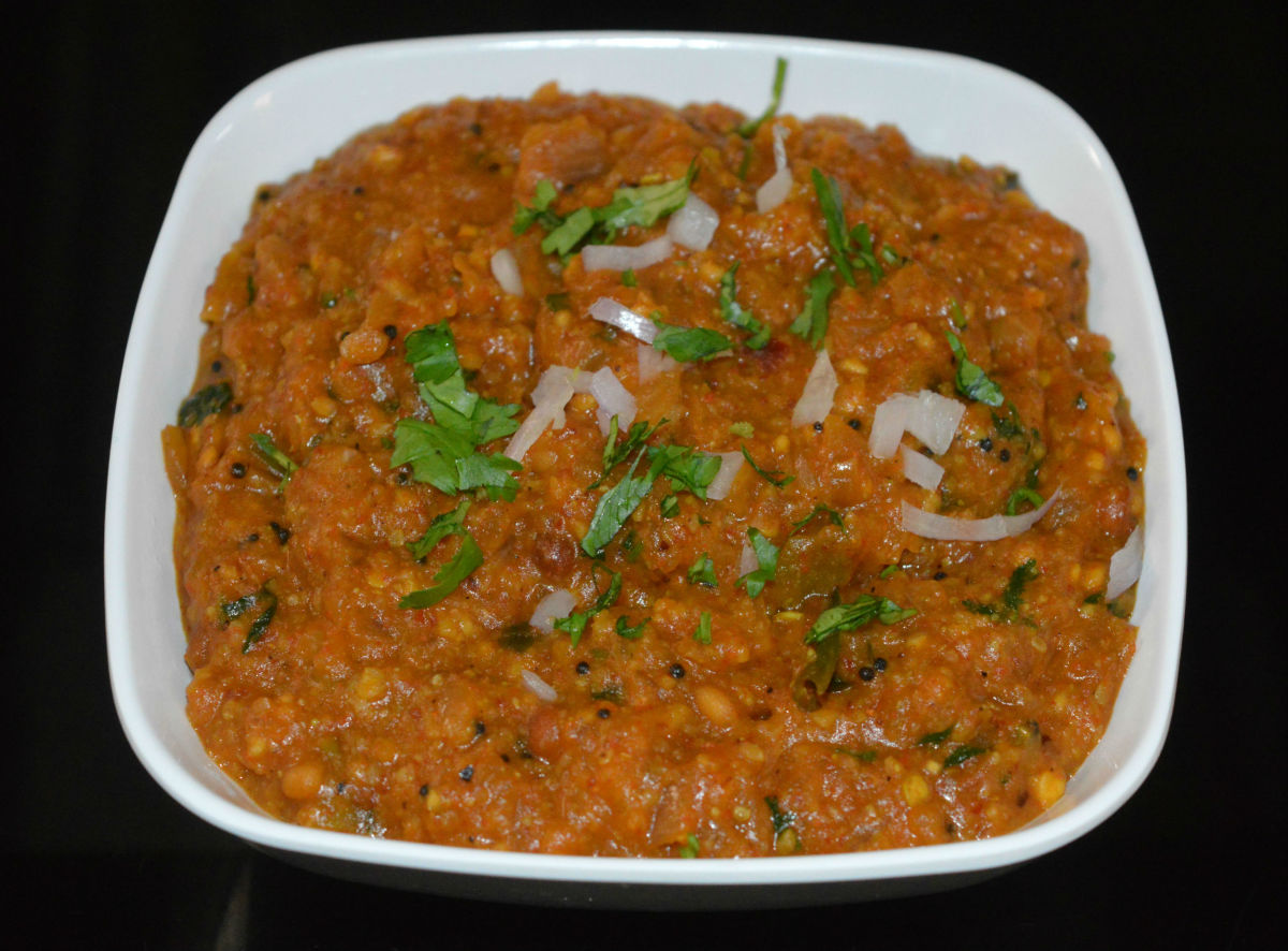 Onion Gojju (Curry) Recipe for Jolada Roti, Poori, Chapati, and More ...