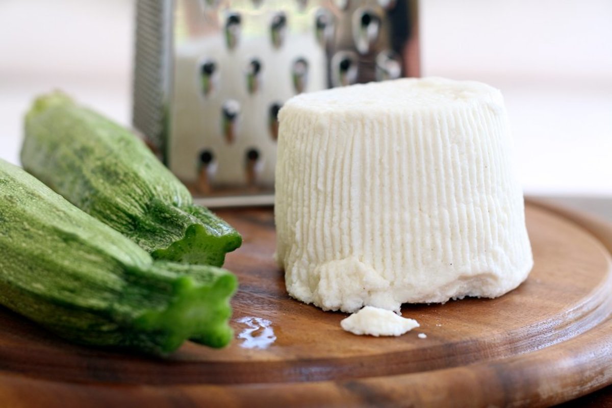 5 Mild, Crumbly Substitutes for Feta Cheese - Delishably