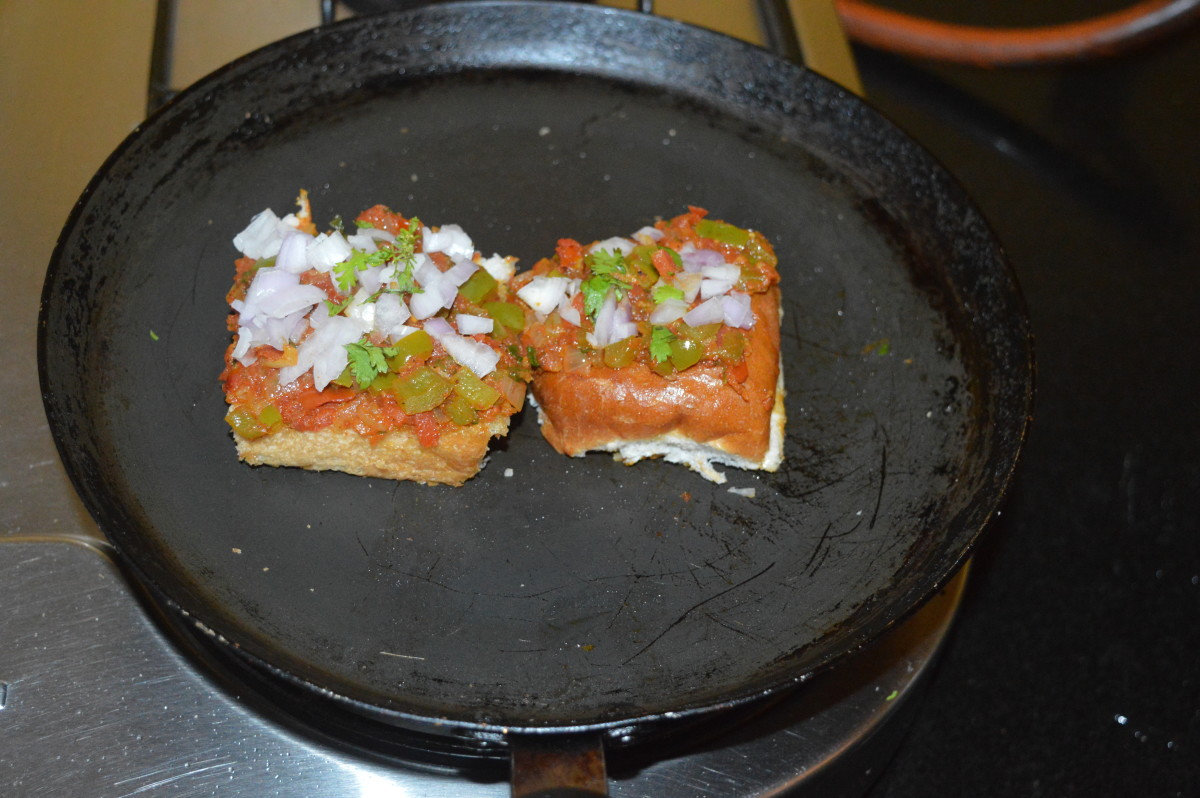 Masala Pav (Spicy Pattice) Recipe - Delishably