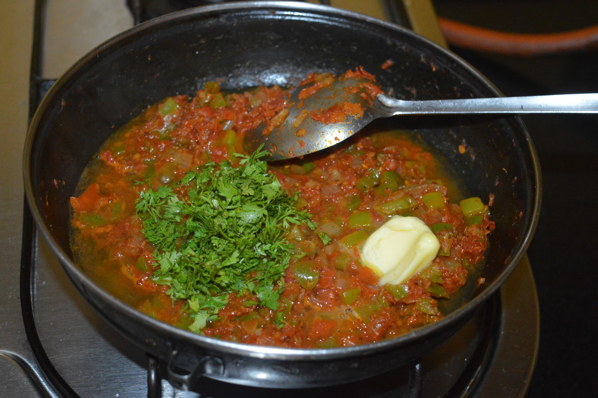 Masala Pav (Spicy Pattice) Recipe - Delishably