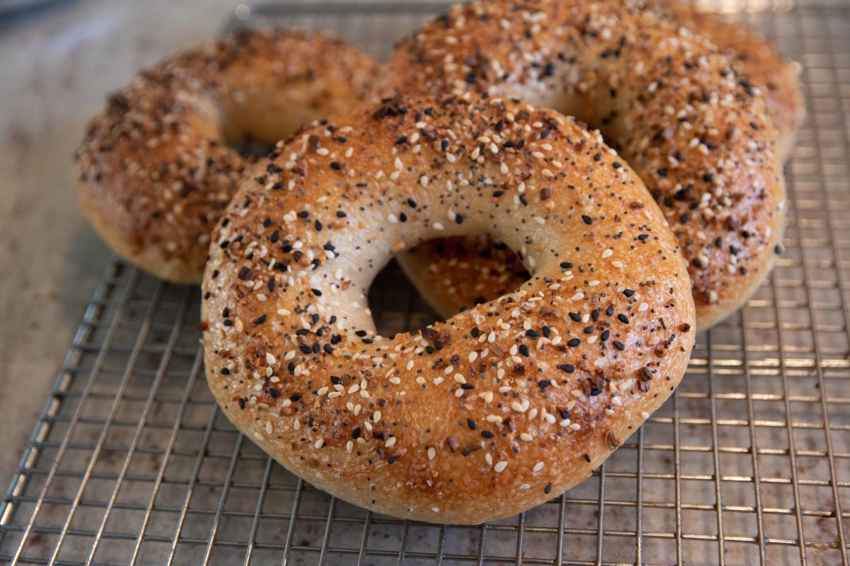 How to Store, Freeze, Thaw, and Safely Slice a Bagel - Delishably