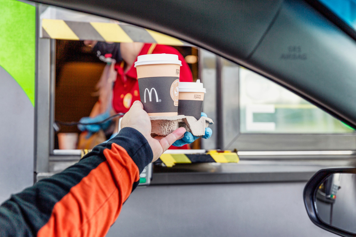 Couple's Funny Parody of Ordering at a McDonald's Drive-Thru Is So On-Point - Delishably News