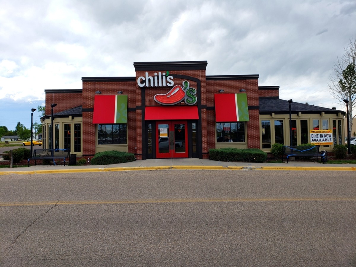 Chili's Restaurant's Fun New Promo for 3 Lucky Couples Is Too Cool ...