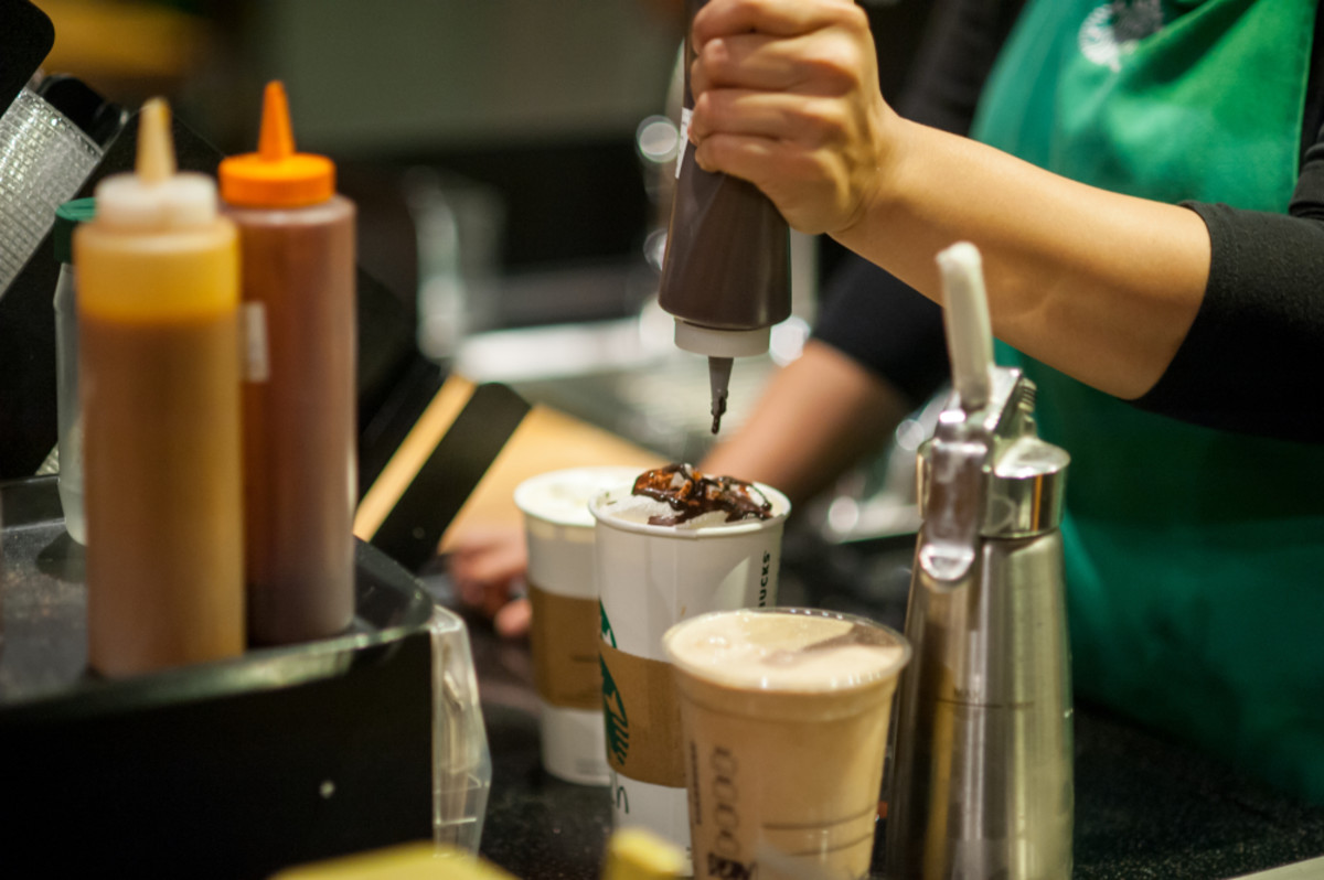 Starbucks Barista Shows Off Secret Menu Drink That'll Be Everyone's New ...