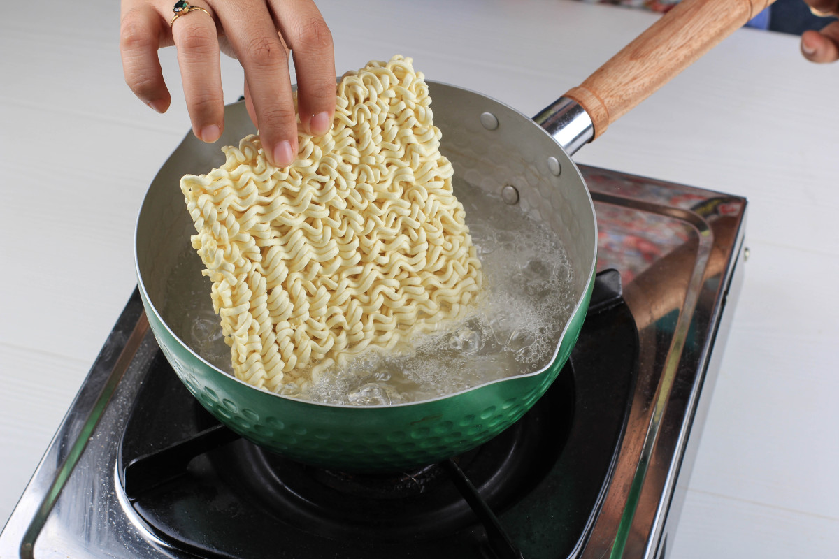 Instant Noodles Put Under a Microscope Reveal Something Disturbing ...