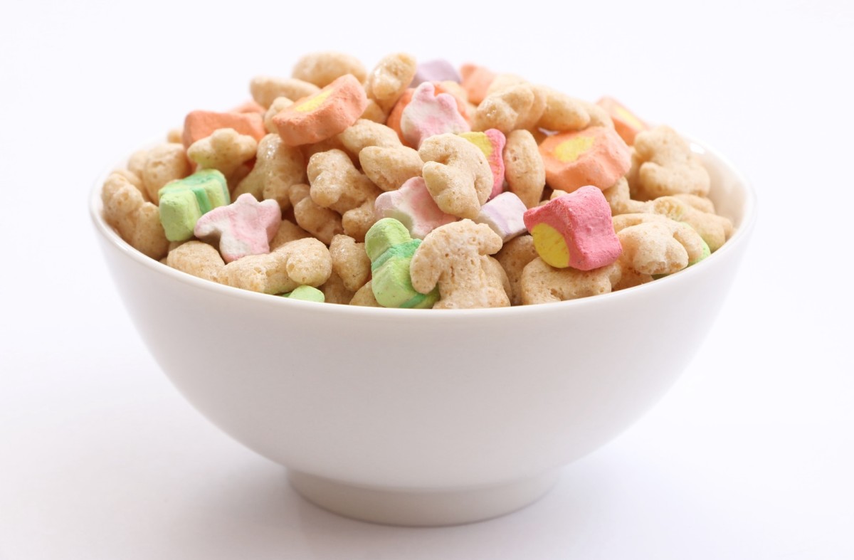 Cryptic Note Found Inside Box of Lucky Charms Has People Scratching ...