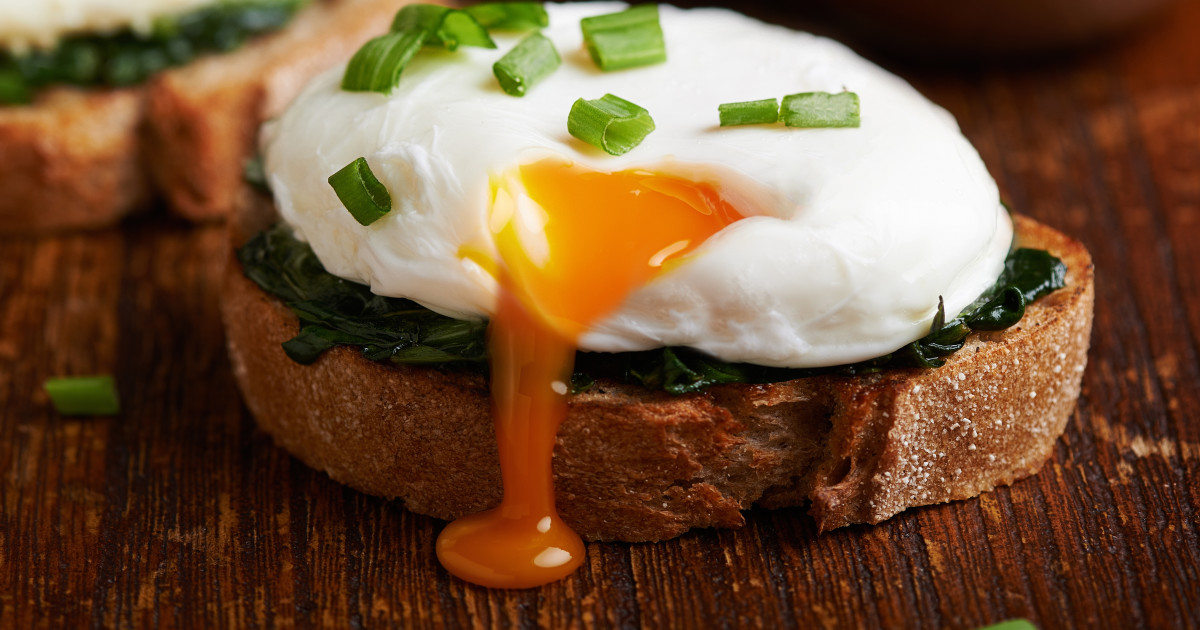 Mom's Viral Poached Egg Trick Is the Ultimate Breakfast Game-Changer ...