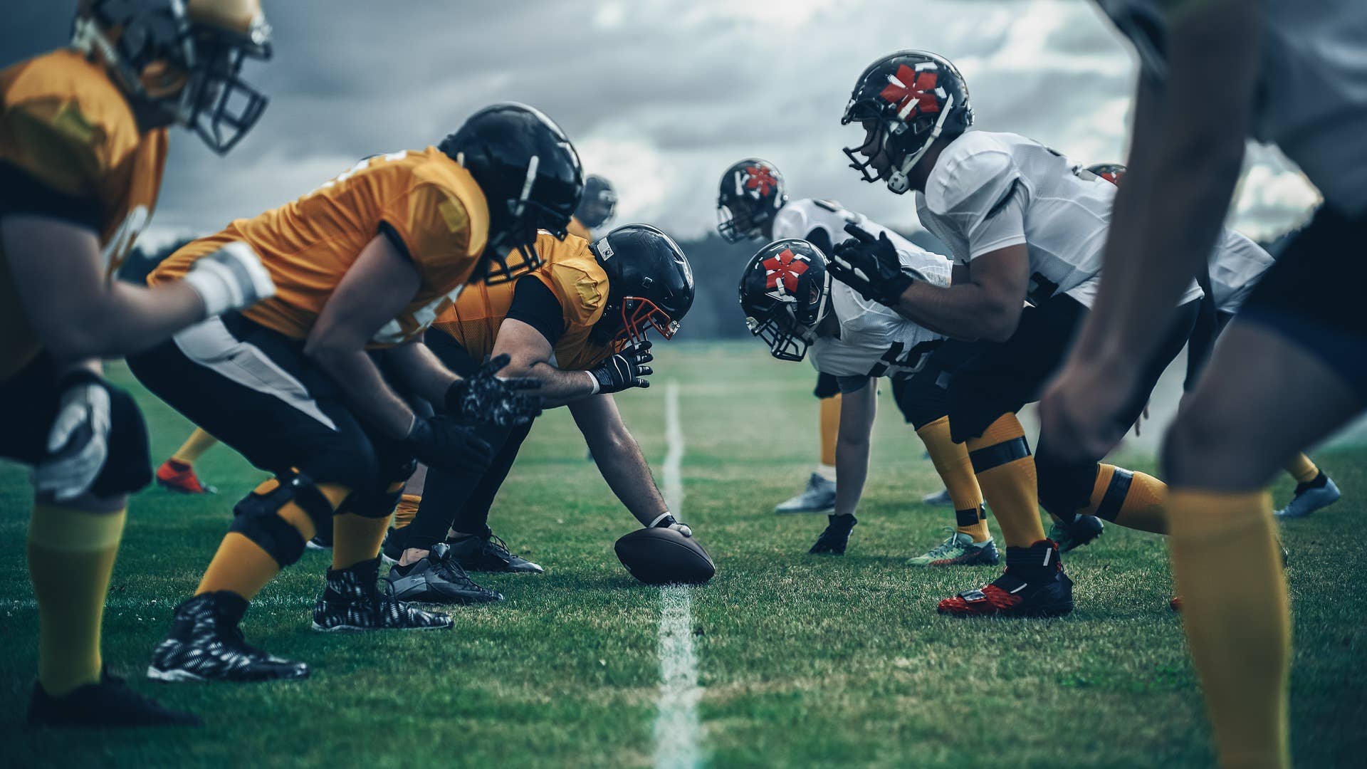 Dietitian Shares What Football Players Eat at Half Time and It’s ...