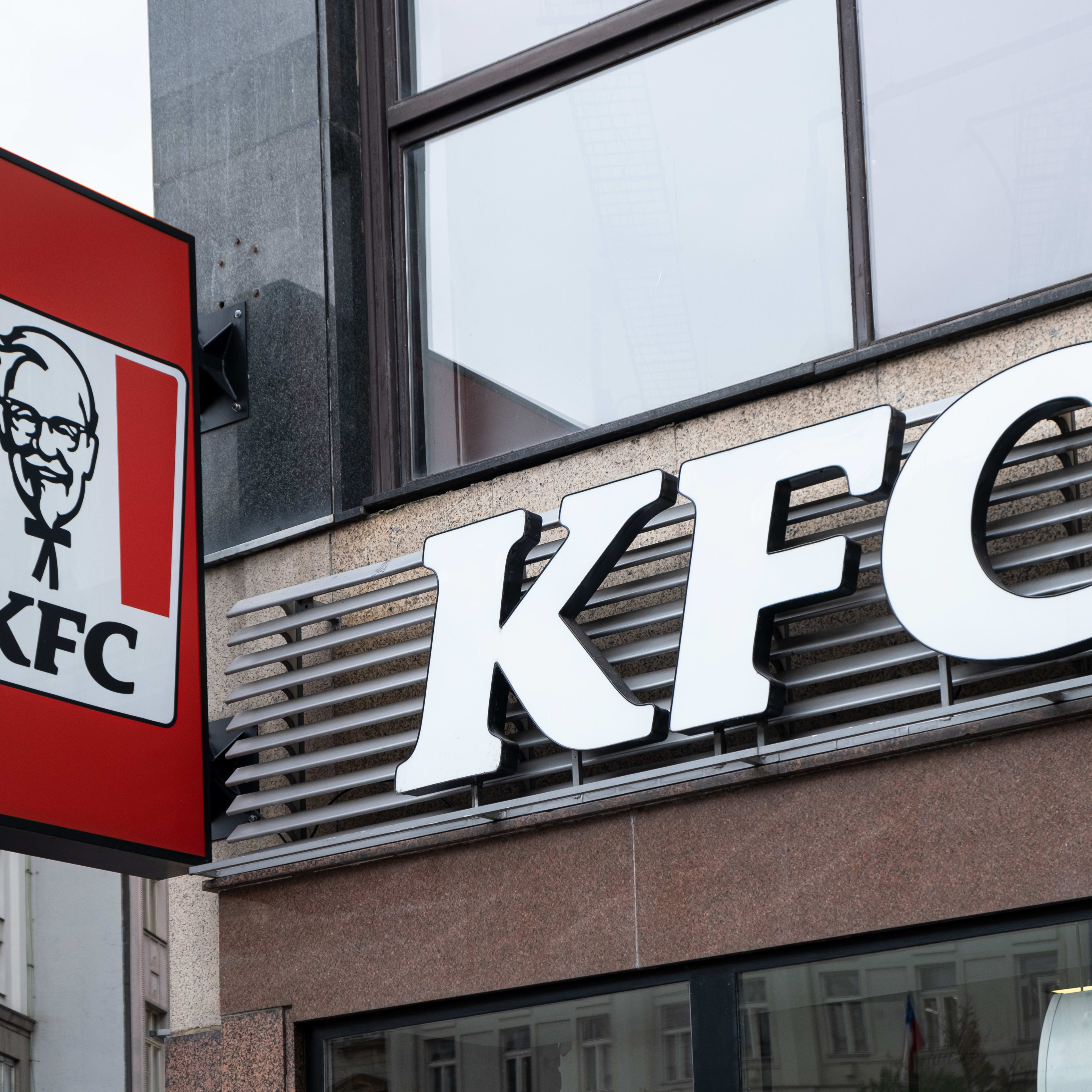 Taco Bell Is Bringing Back Its Beloved Doritos Locos Tacos - Delishably