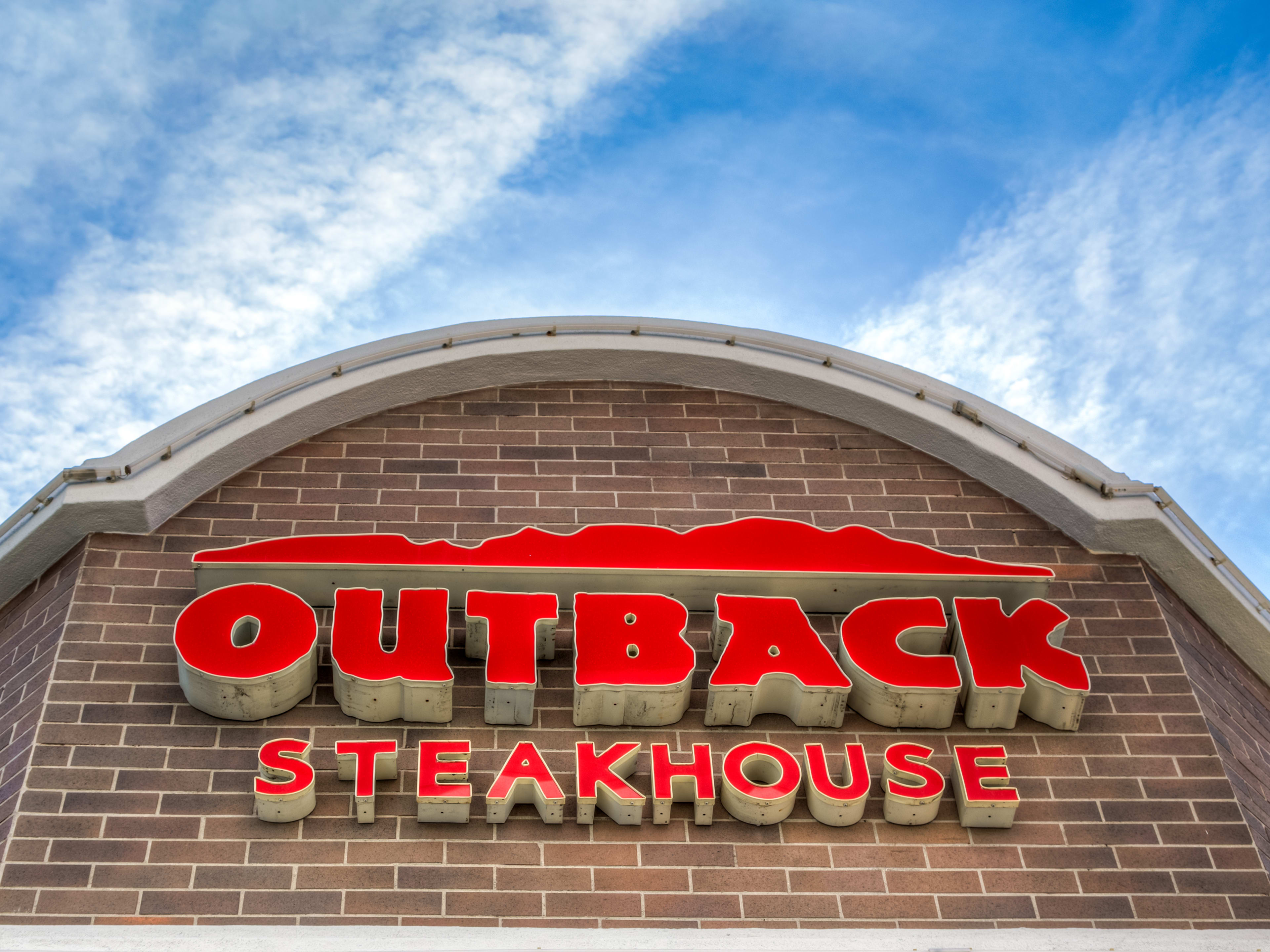 Outback's New Mozzarella Sticks Have Serious (Cheese) Pull - Delishably