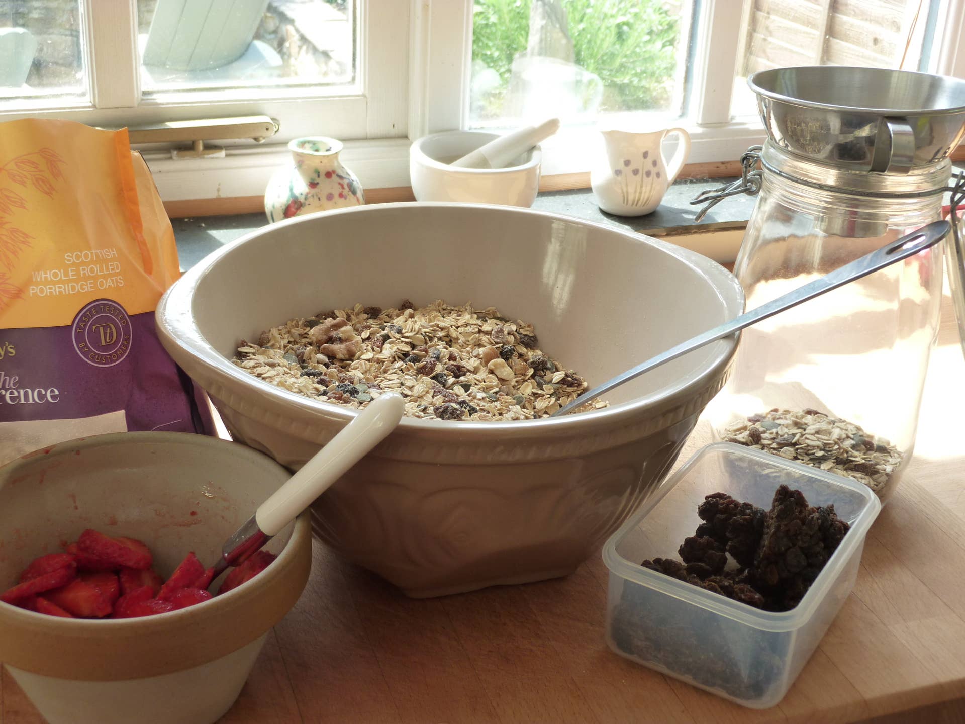 How to Eat Muesli Correctly - Delishably