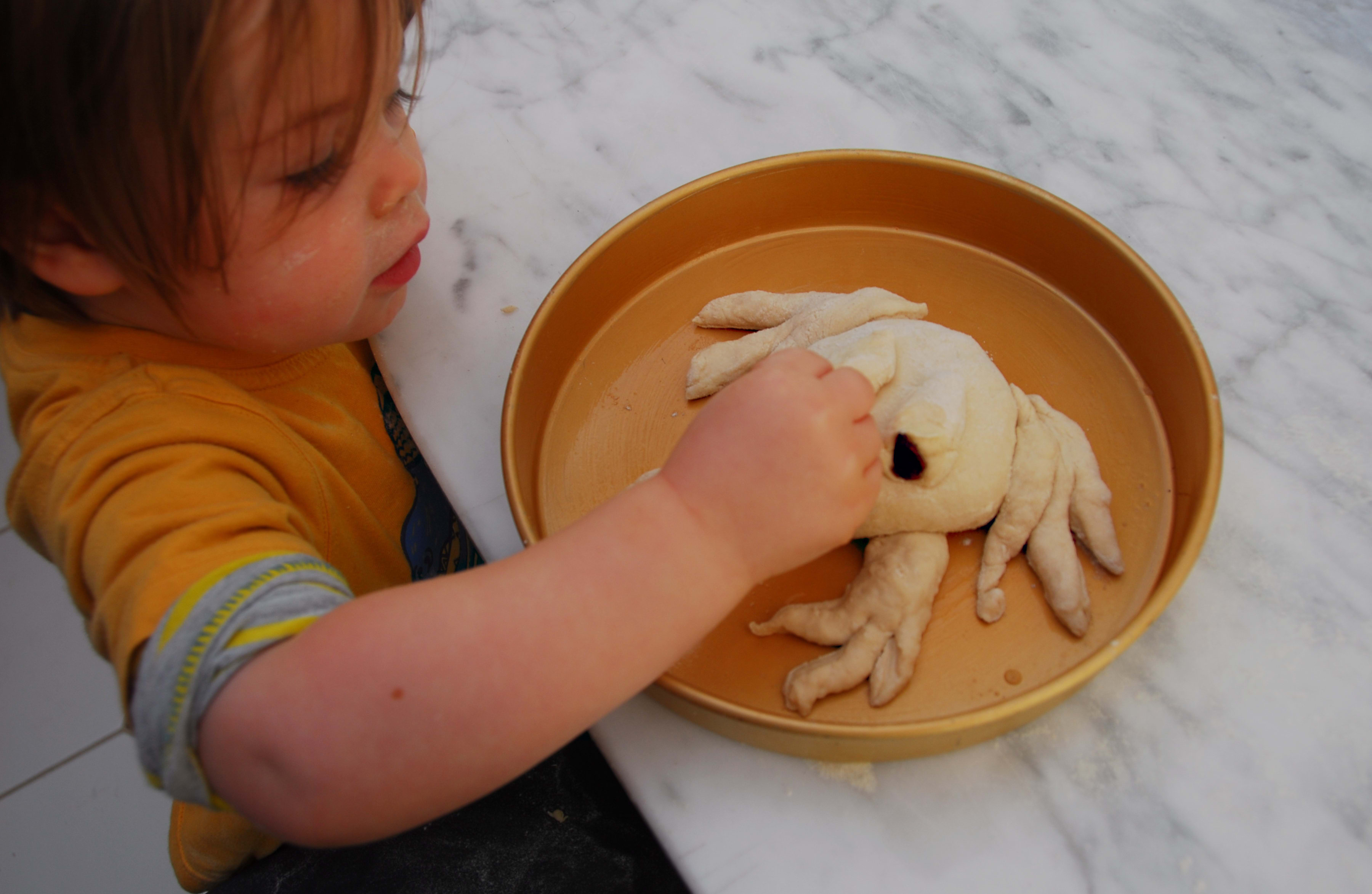 How to Bake Edible Bread Frogs With Bread Mix - Delishably