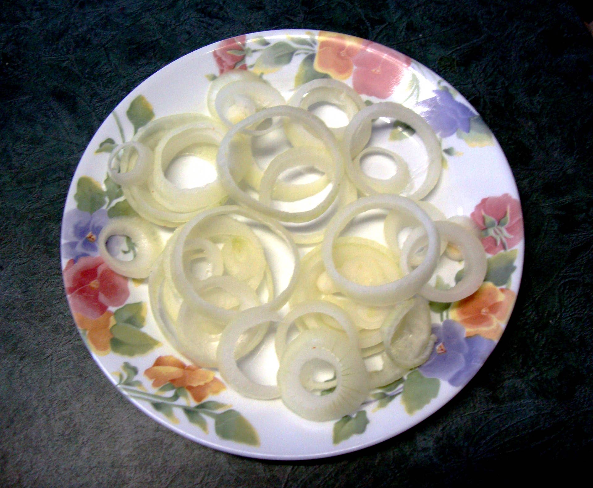 How to Make Homemade Puffy Fried Onion Rings - Delishably