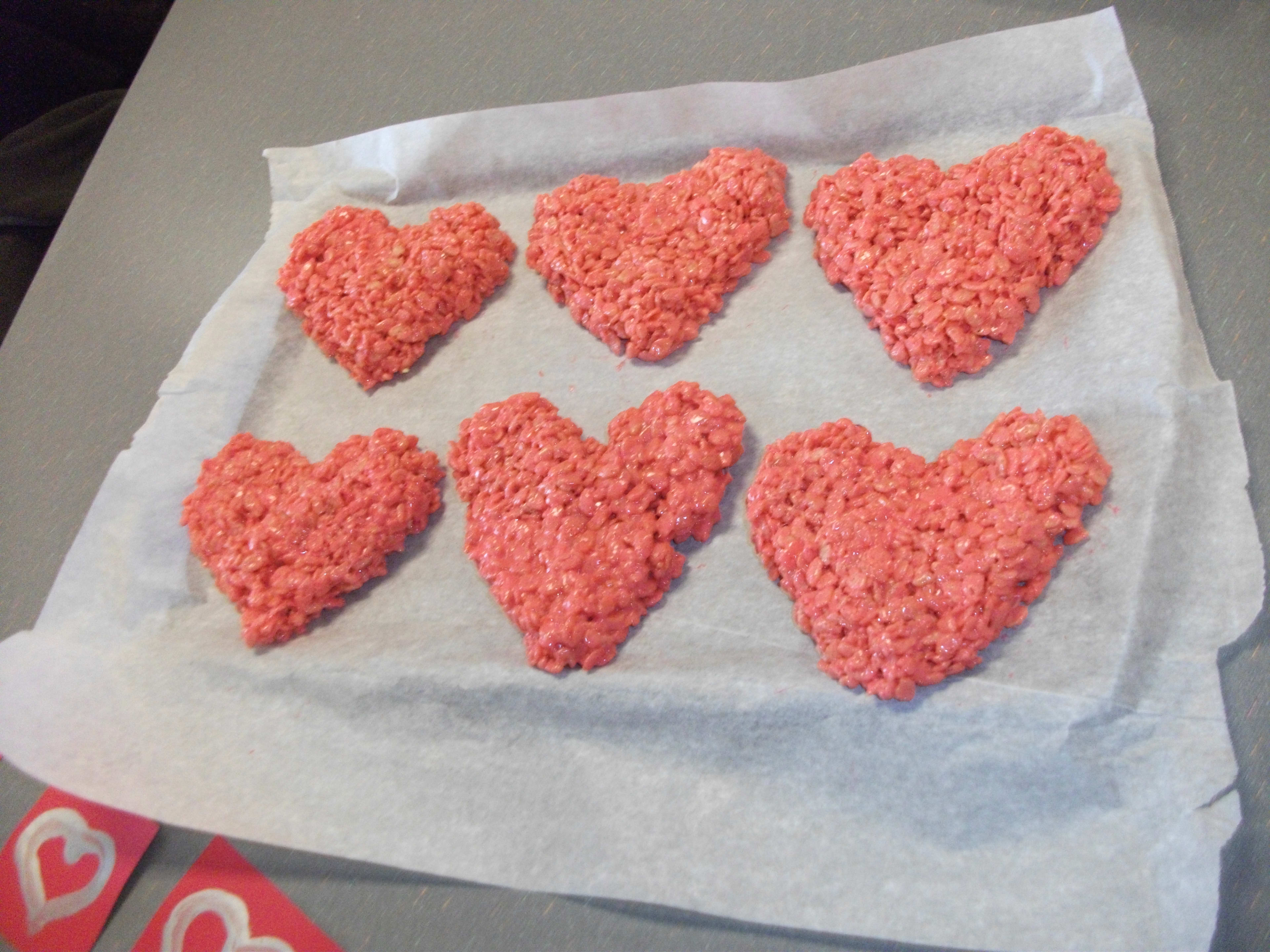 How to Shape Rice Krispies Treats - Delishably