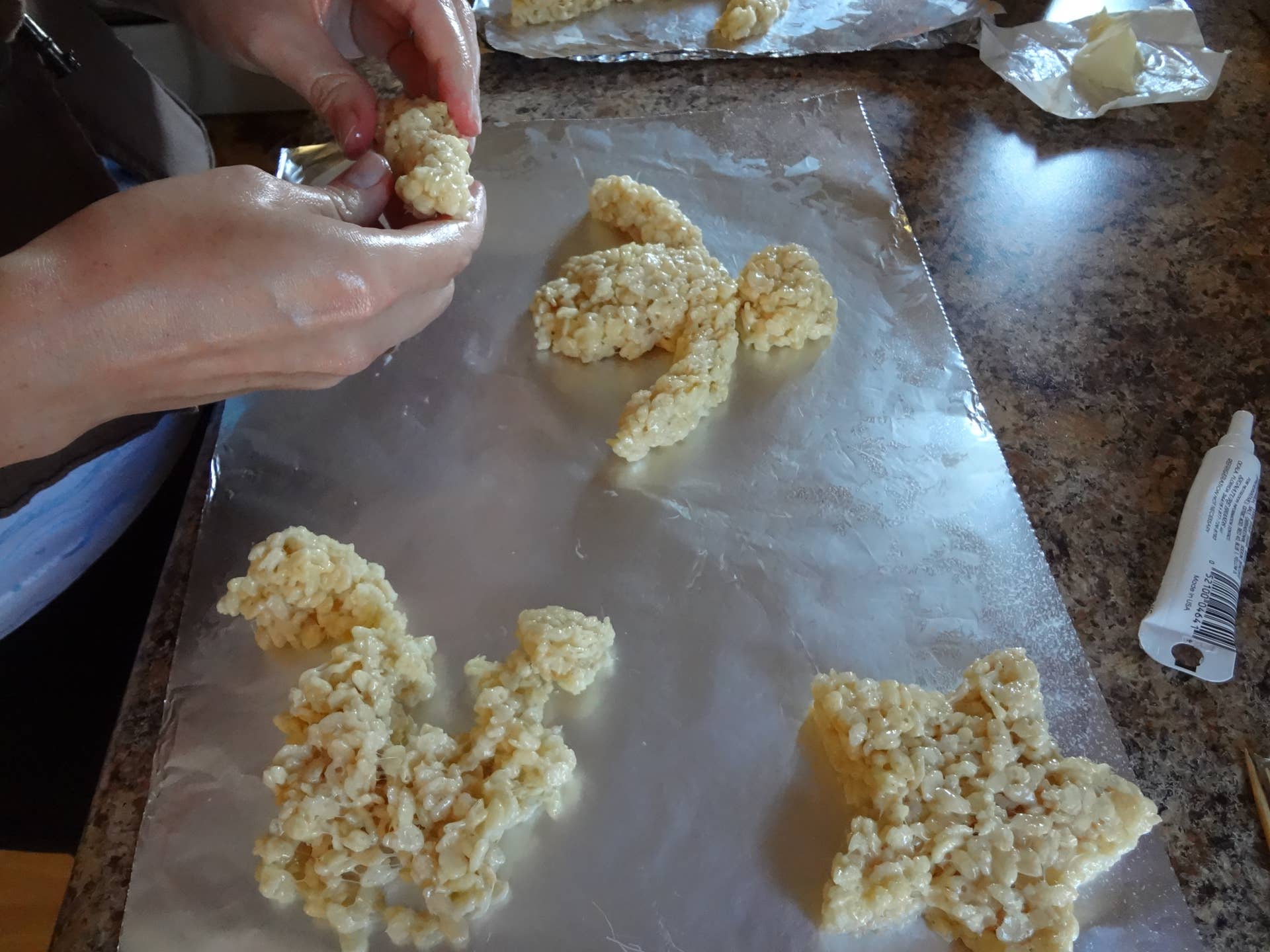 How to Shape Rice Krispies Treats - Delishably