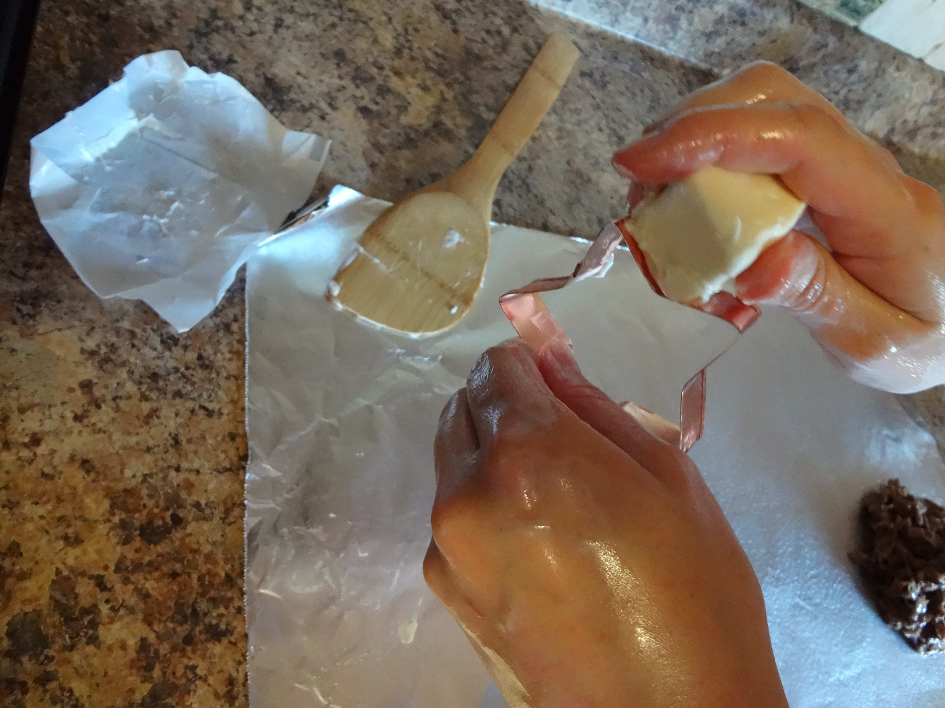 How to Shape Rice Krispies Treats - Delishably