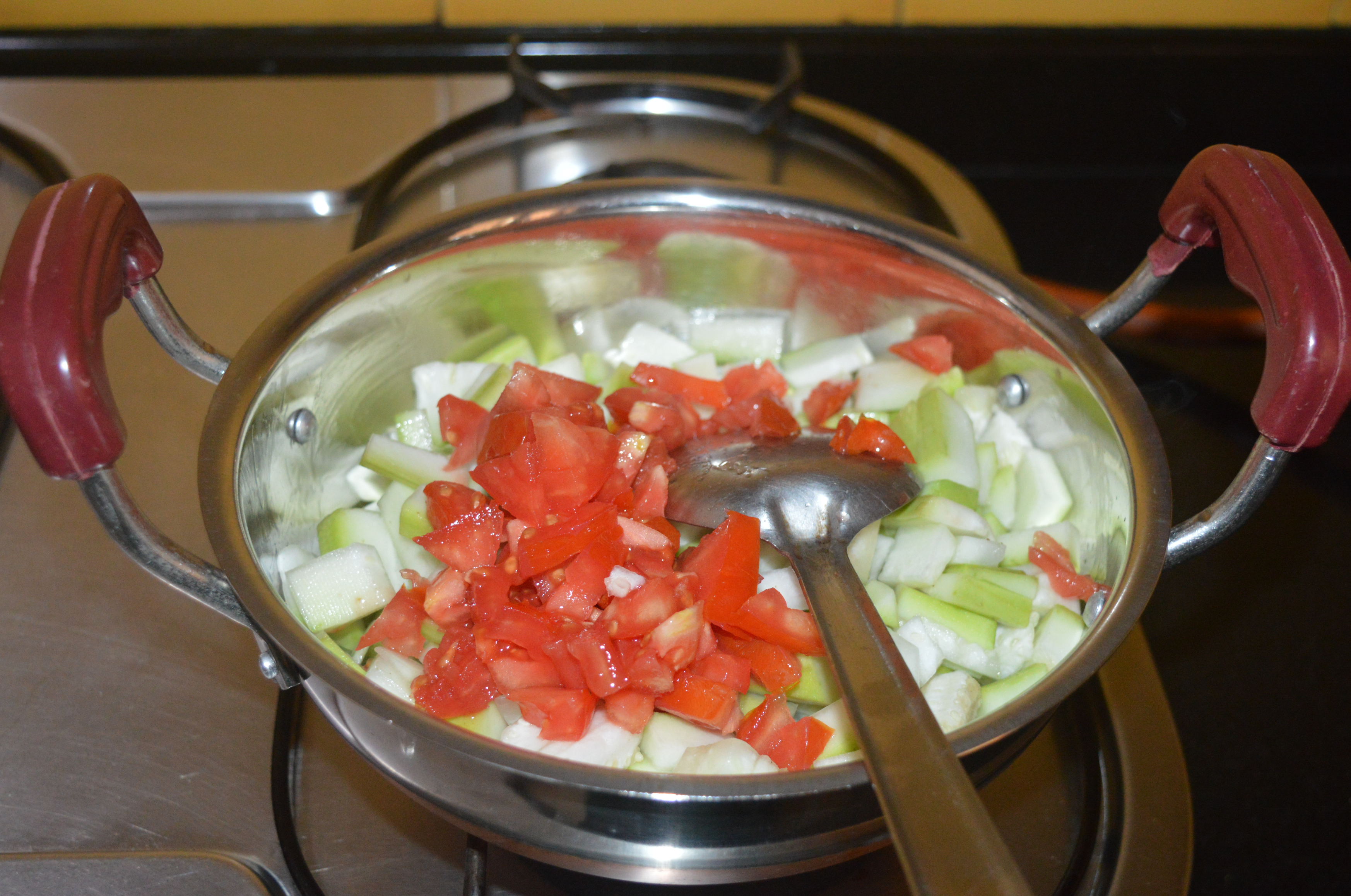 Bottle Gourd Chutney (Sorekai Chutney) Recipe - Delishably