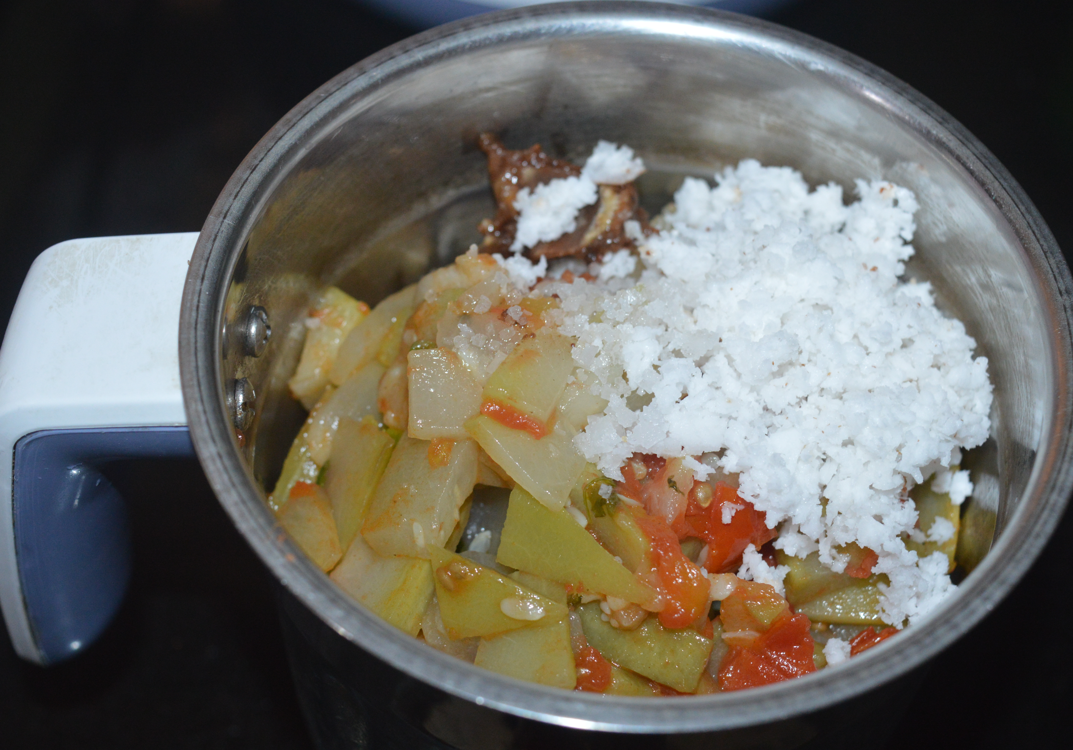 Bottle Gourd Chutney (Sorekai Chutney) Recipe - Delishably